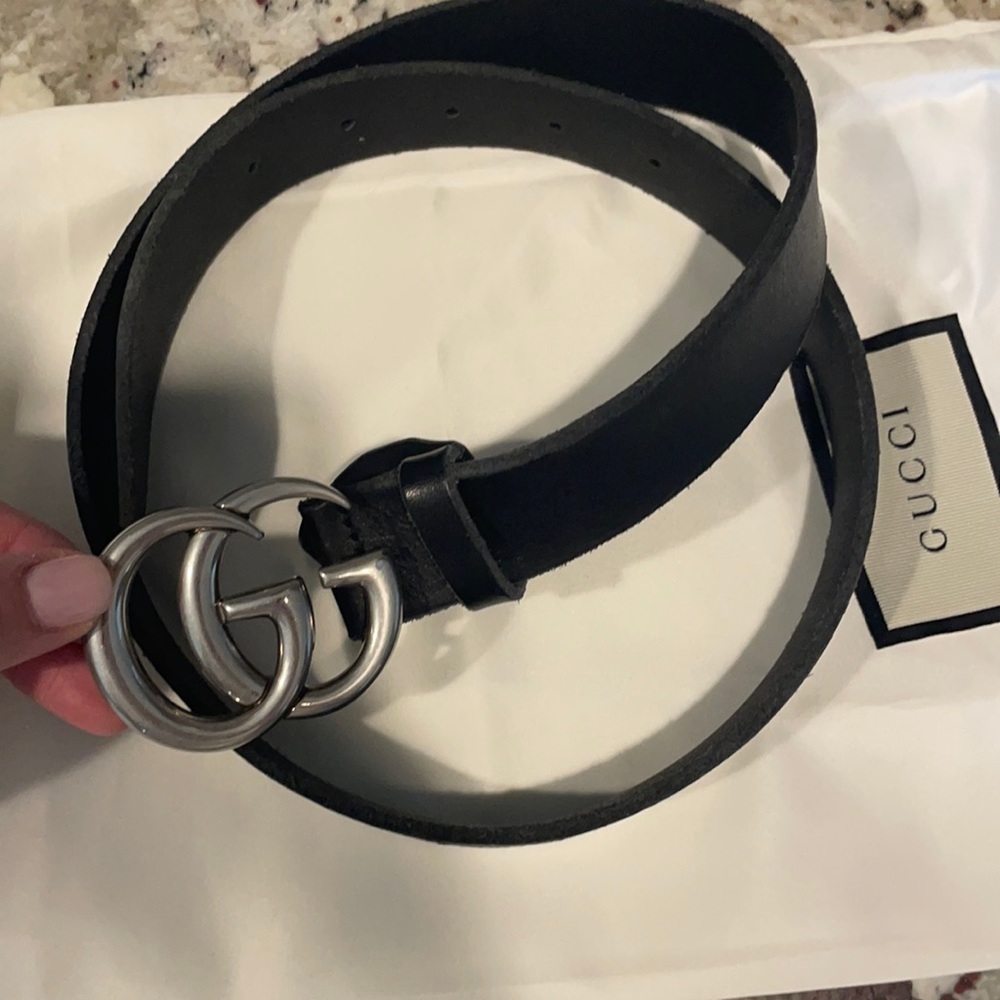 Black Leather Authentic Gucci Belt - Gem